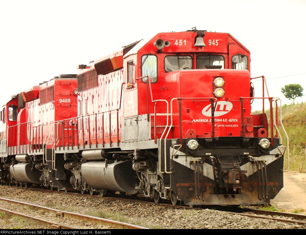 EMD GM SD40-2 9451 / (ORIGINAL NUMBER: 9451)